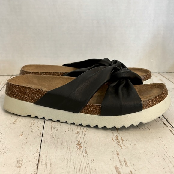 Wonderly | Shoes | Wonderly Black Criss Cross Slide Sandal Cork Footbed ...